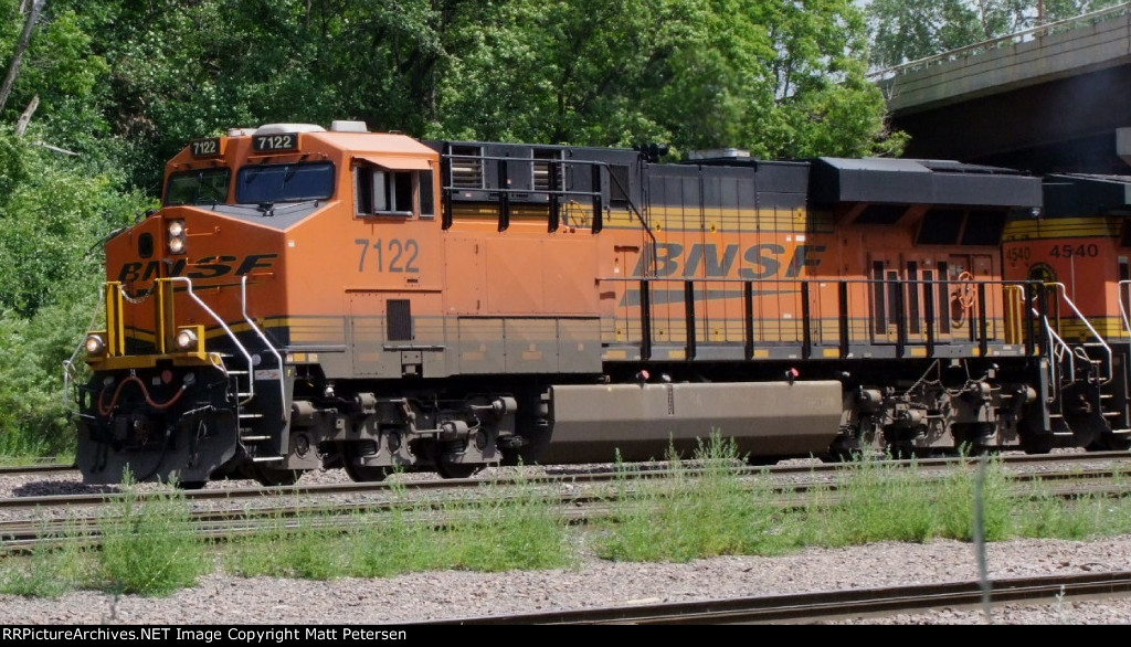 BNSF 7122